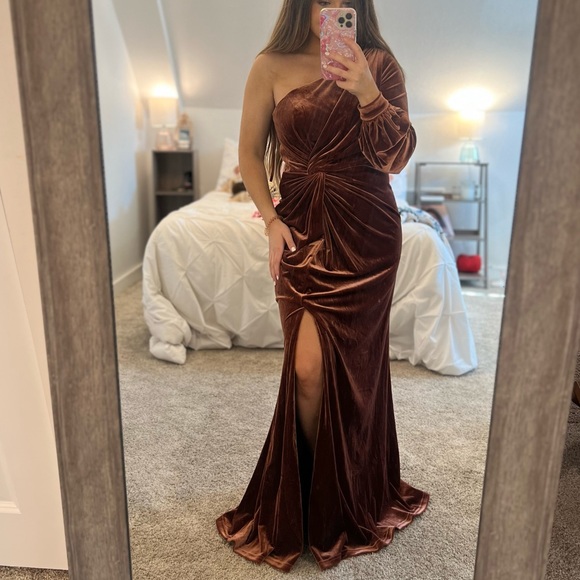 Revelry | Dresses | Revelry Aurora Velvet Bridesmaid Dress | Poshmark